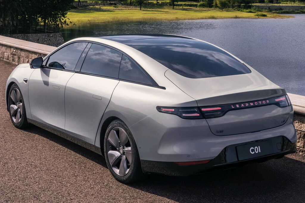 Leapmotor C01 2022, 2023, 2024, 2025, седан, 1 поколение технические характеристики и комплектации