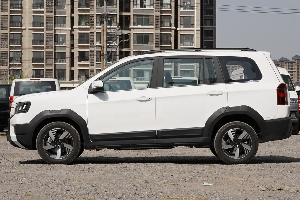 SWM Tiger 2022, 2023, 2024, 2025, джип/suv 5 дв., 1 поколение технические характеристики и ...