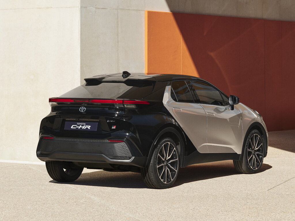 Toyota C-HR 2023, 2024, 2025, джип/suv 5 дв., 2 поколение технические характеристики и комплектации