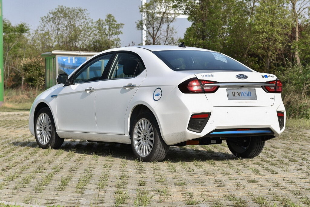 JAC iEVA50 2018, 2019, седан, 1 поколение технические характеристики и комплектации