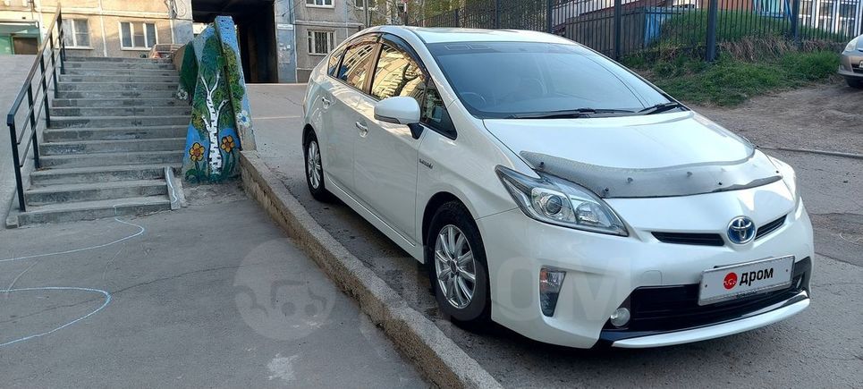 Тойота Приус 2015 в Иркутске, бу, at, 1.8л., гибрид, комплектация 1.8 S, лифтбек