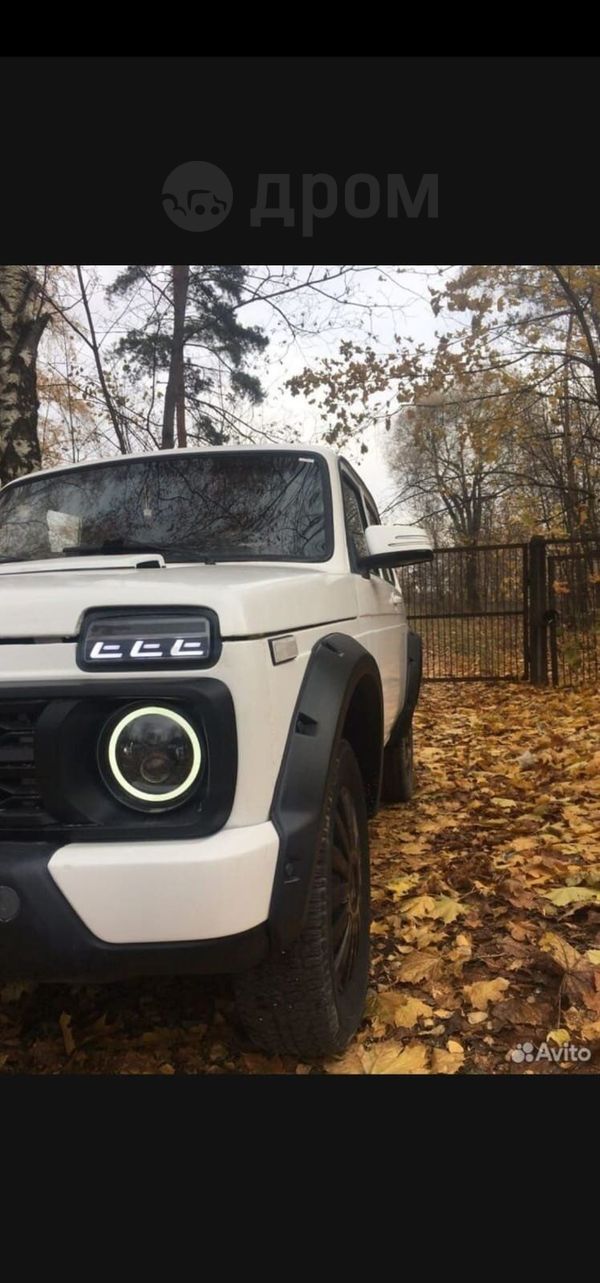 ВАЗ 4x4 2121 Нива 1998 в Санкт-Петербурге, Отсутствует передний редуктор, кардан, полуоси, белый ...