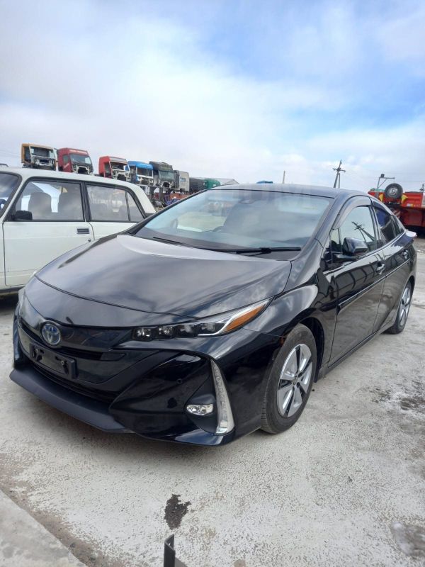 Тойота Приус PHV 2017 года в Чите, МАКСИМАЛЬНАЯ КОМПЛЕКТАЦИЯ, гибрид, с пробегом, коробка ...