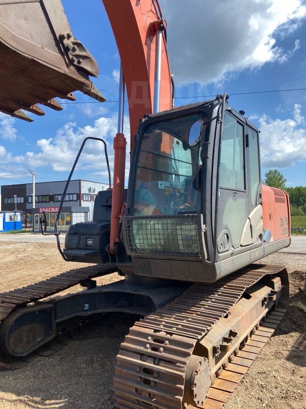 Купить Hitachi ZX200-5A Карьерный экскаватор 2021 года в Уфе: цена 12 800 000 руб. - Экскаваторы