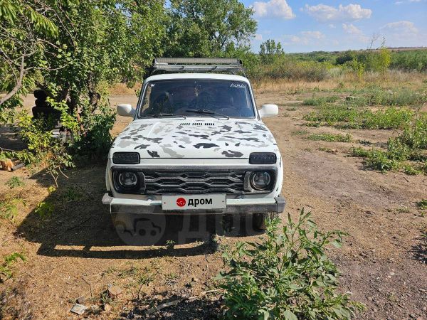 Купить Лада 4x4 2121 Нива 2002 в Донецке, бензиновый двигатель, белый, 4WD, механика